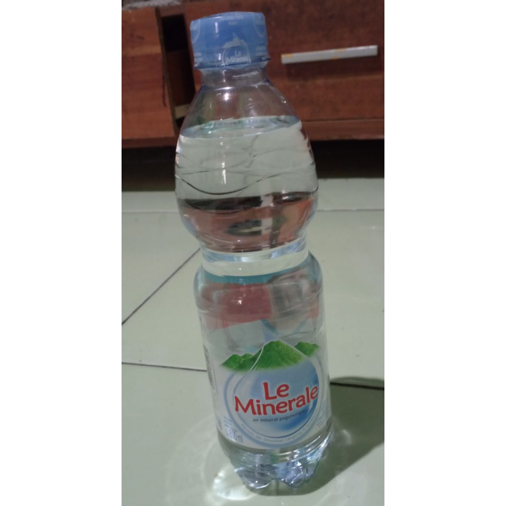 Jual air minum le mineral botol 600ml | Shopee Indonesia