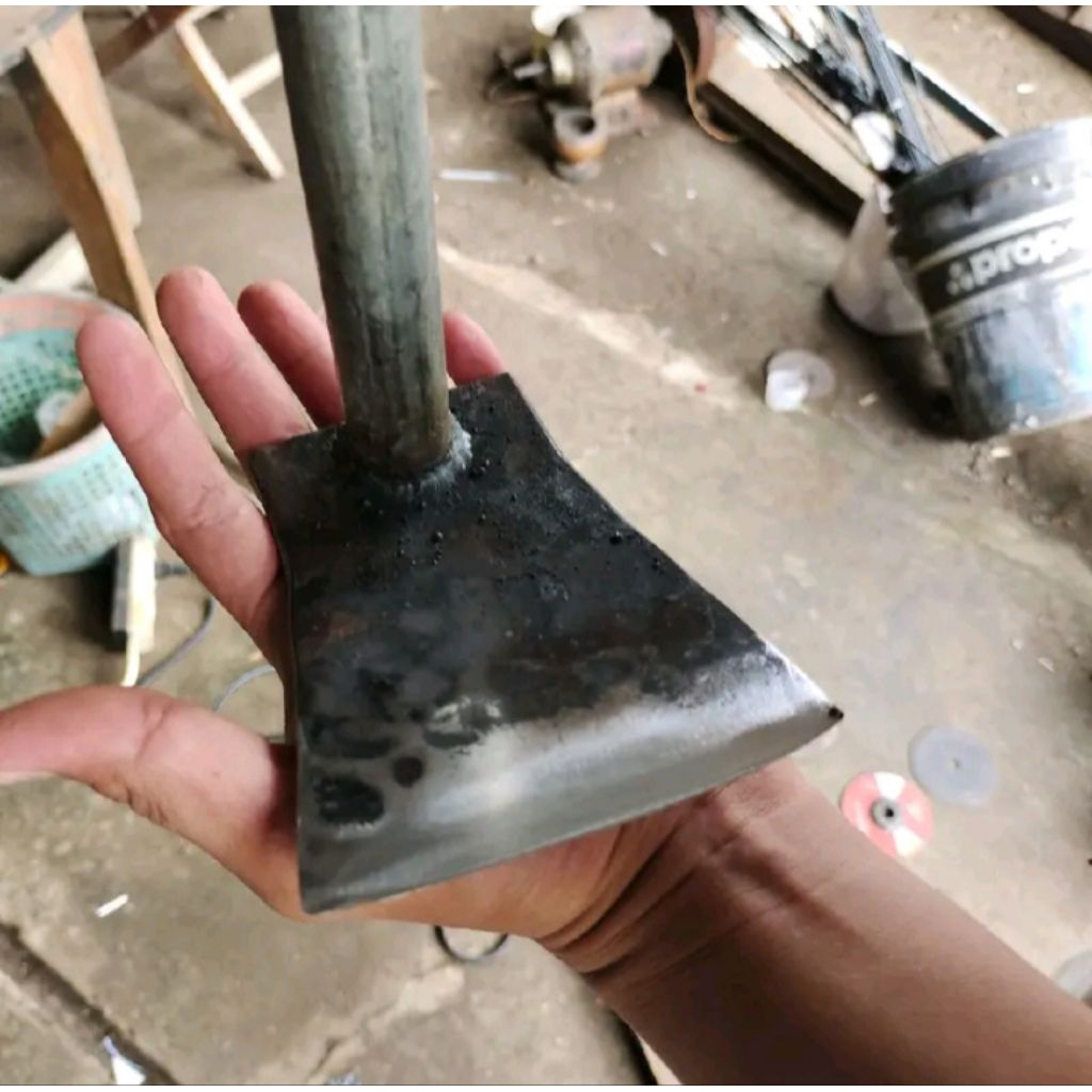 Jual Cangkul Kecil Bahan Baja Per Tebal 1cm- wangkil Per- Petel Kayu ...