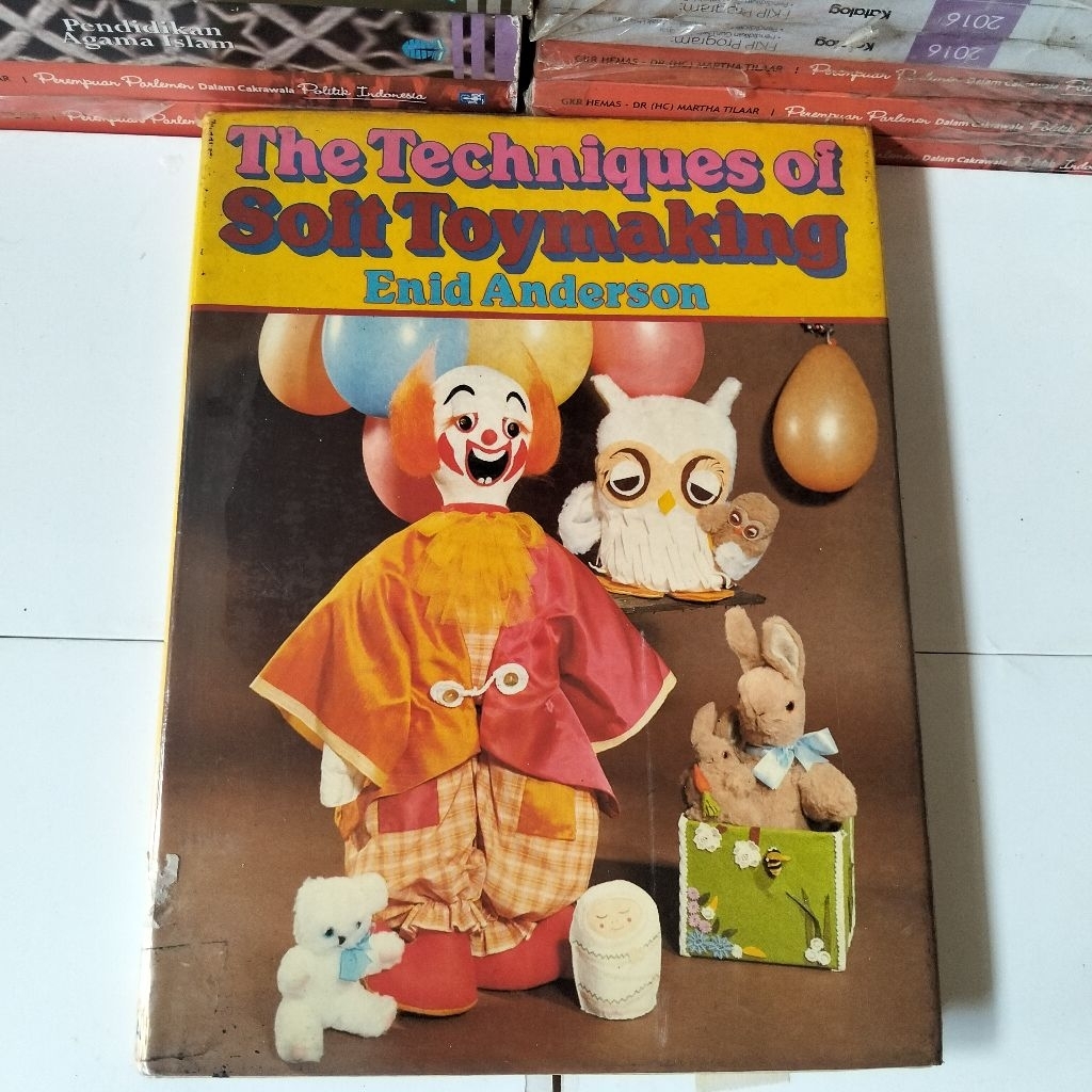 Jual THE TECHNIQUES OF SOFT TOYMAKING Enid Anderson | Shopee Indonesia
