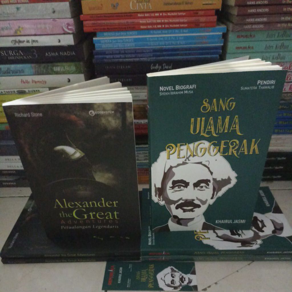 Jual BUKU SEJARAH SASTRA BACAAN MEMOAR / 1 PAKET 2 BUKU / ALEXANDER THE GREAT ADVENTURES & SANG ...