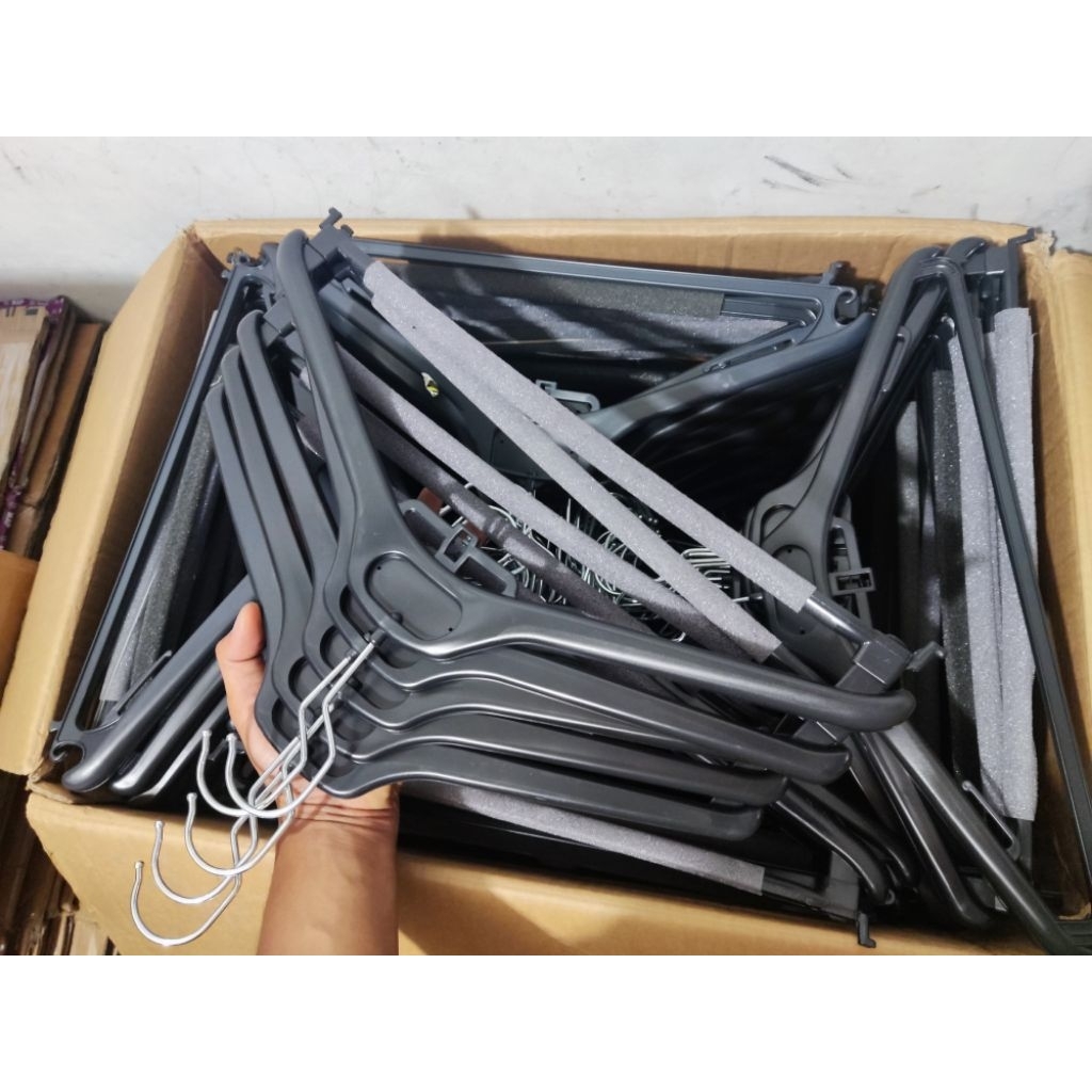 Jual gantungan baju hanger zara 40cm | Shopee Indonesia