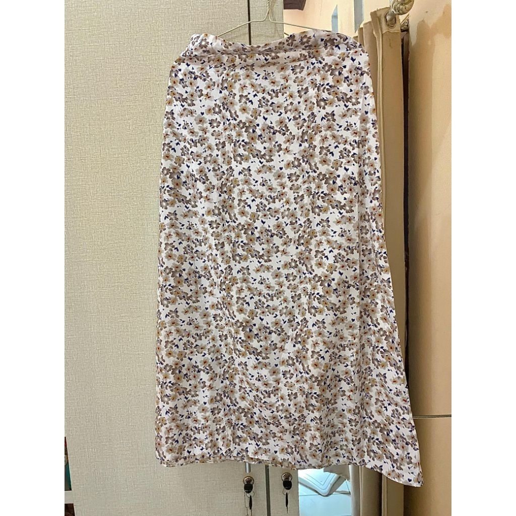 Jual Preloved Rok motif bunga-bunga | Shopee Indonesia