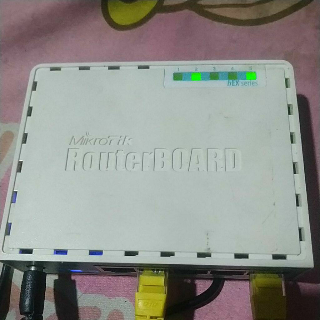 Jual Mikrotik routerboard Hex lite RB750Gr3 5 port lengkap adaptor dan ...