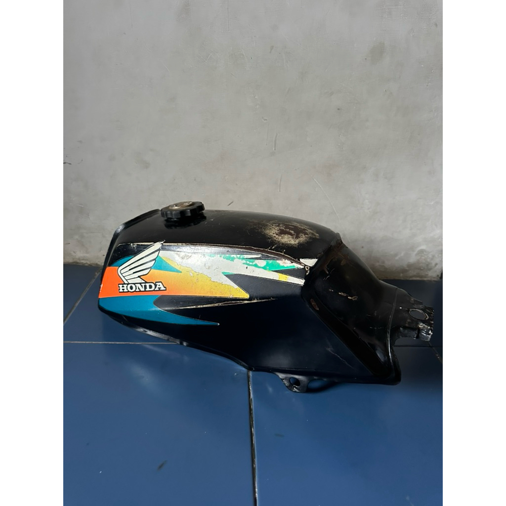 Jual TANGKI WIN 100 ORIGINAL UNIT 2001 CET & STRIPE ORIGINAL SECOND ...