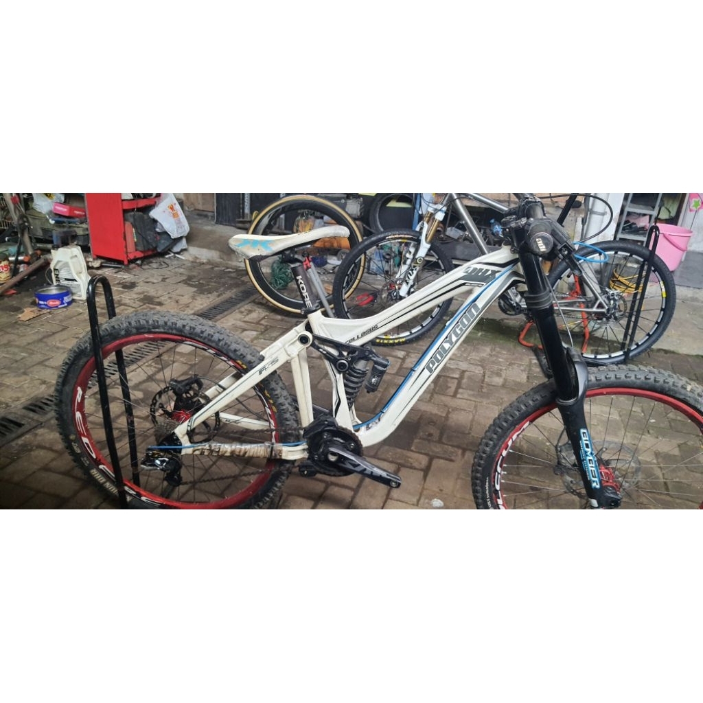 Jual sepeda polygon collosus dhx series fss alloy downhill | Shopee ...
