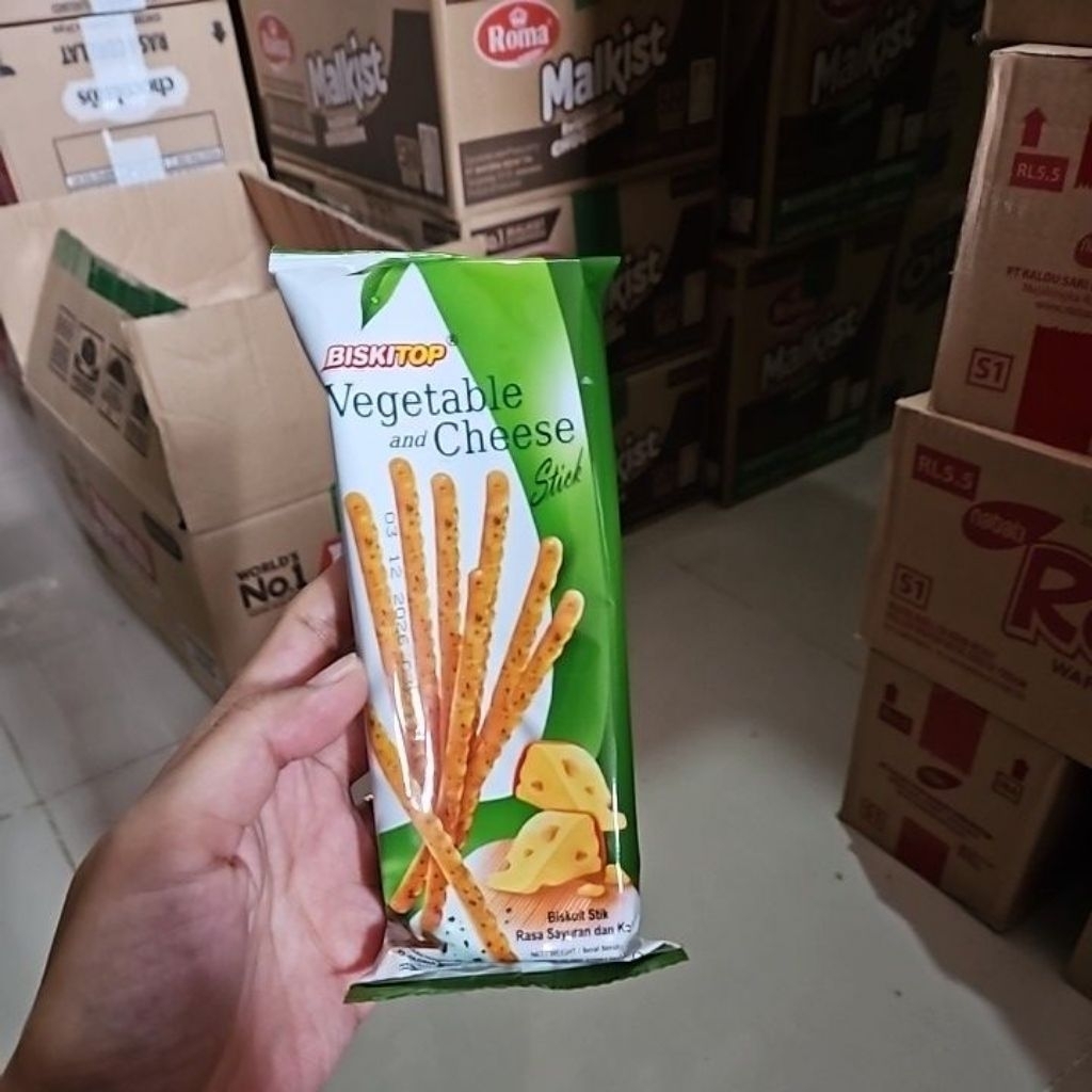 Jual BISKITOP VEGETABLE AND CHEESE BISKUIT STIK RASA SAYUR DAN KEJU 50 ...