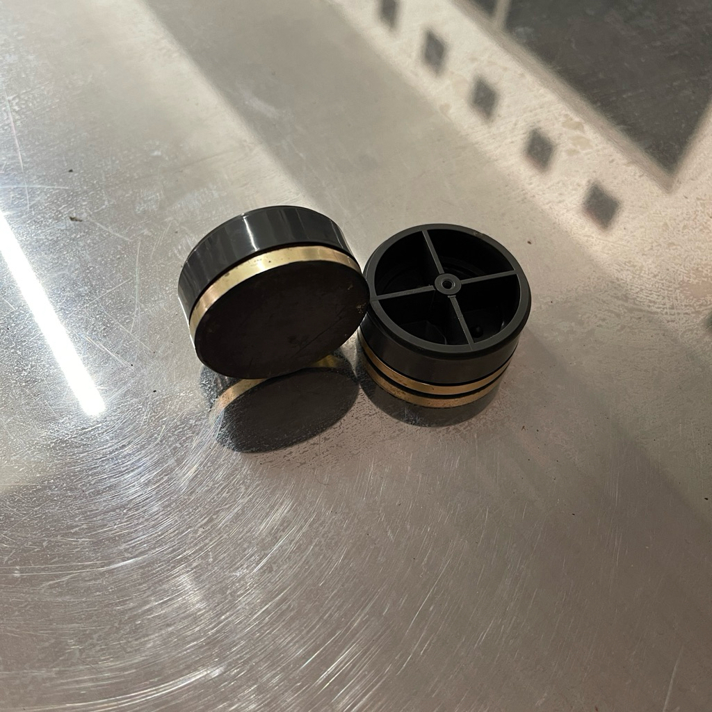 Jual Kaki Dudukan Radio Tape Polytron Grand Compo PSC-35V Original ...