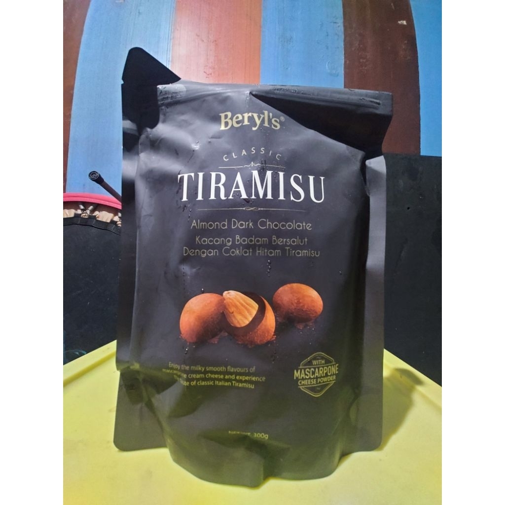 Jual Beryl's Classic Tiramisu Almond Dark Chocolate 300gr - Beryls ...