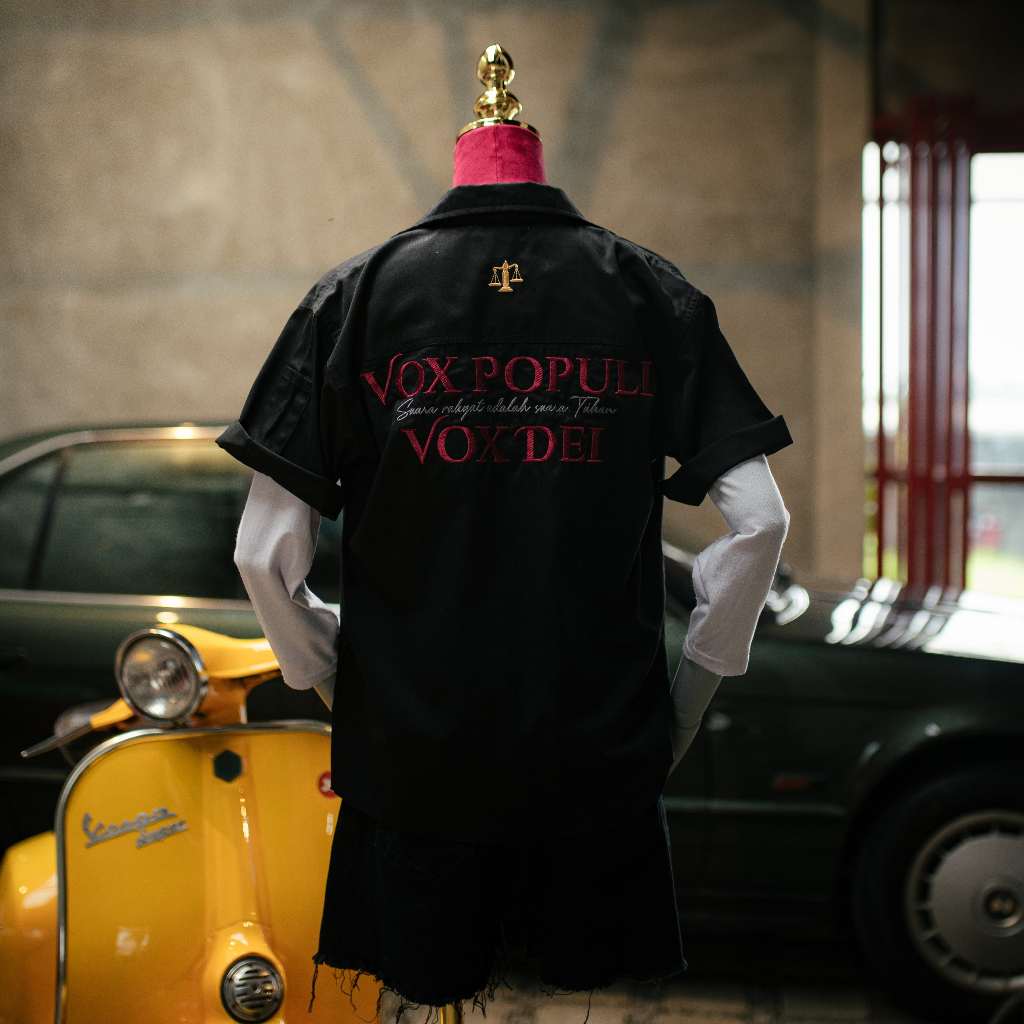 Jual Workshirt Faculty Of Law x Mine Project Hitam Pria Lengan Pendek ...