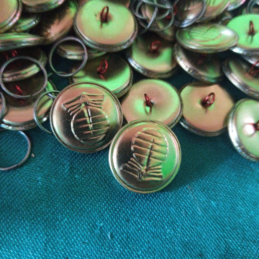 Jual Kancing jas alamamter logo UT kancing kaleng jas almet Universitas ...