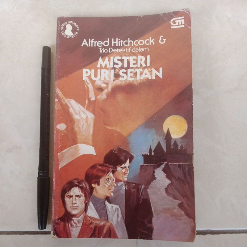 Jual Alfred Hitchcock & Trip Detektif dalam Misteri Puri Setan | Shopee ...