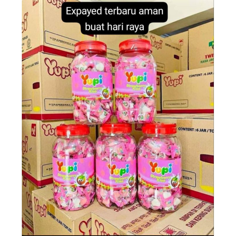 Jual KARTONAN YUPI KISS ISI 6 TOPLES| PERMEN YUPI STRAWBERRY KISS JAR | Shopee Indonesia