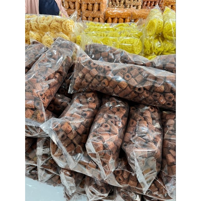 Jual Snack Momogi Mini/Cemilan/stik roll/cemilan kering/snack kiloan ...