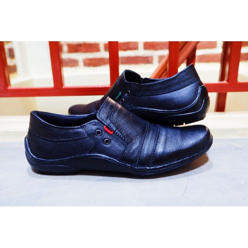 Jual Sepatu Kickers Pantofel Pria Slop Formal Kerja Kantor Kulit Asli ...