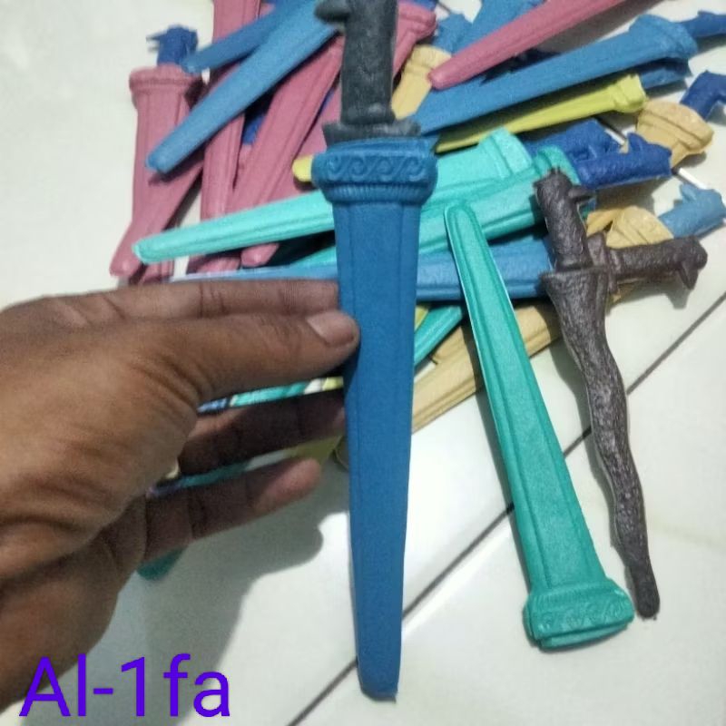 Jual ISI 25 PCS MAINAN ANAK KERIS PLASTIK | Shopee Indonesia