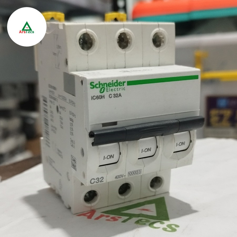 Jual Mcb 3 Phase Schneider iC60H C 32A A9F84332 Original | Shopee Indonesia