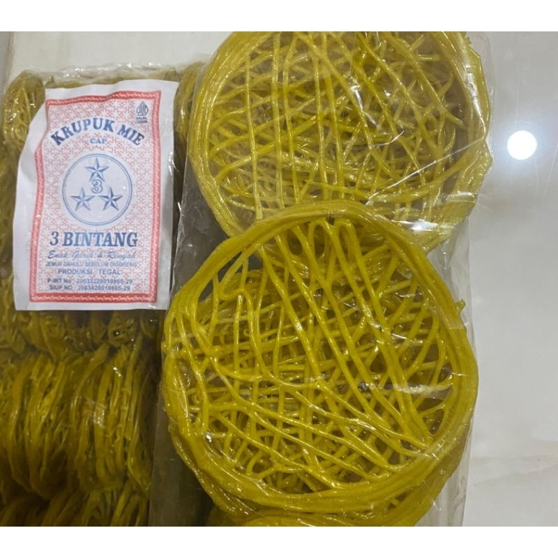 Jual Kerupuk Mie Kuning Ukuran Besar | Kerupuk Asinan | Cap 28 & 3 ...