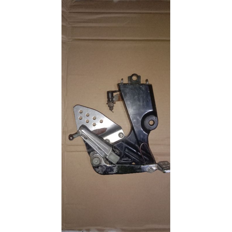 Jual foot step,step, pijakan,injakan Yamaha Byson karbu | Shopee Indonesia