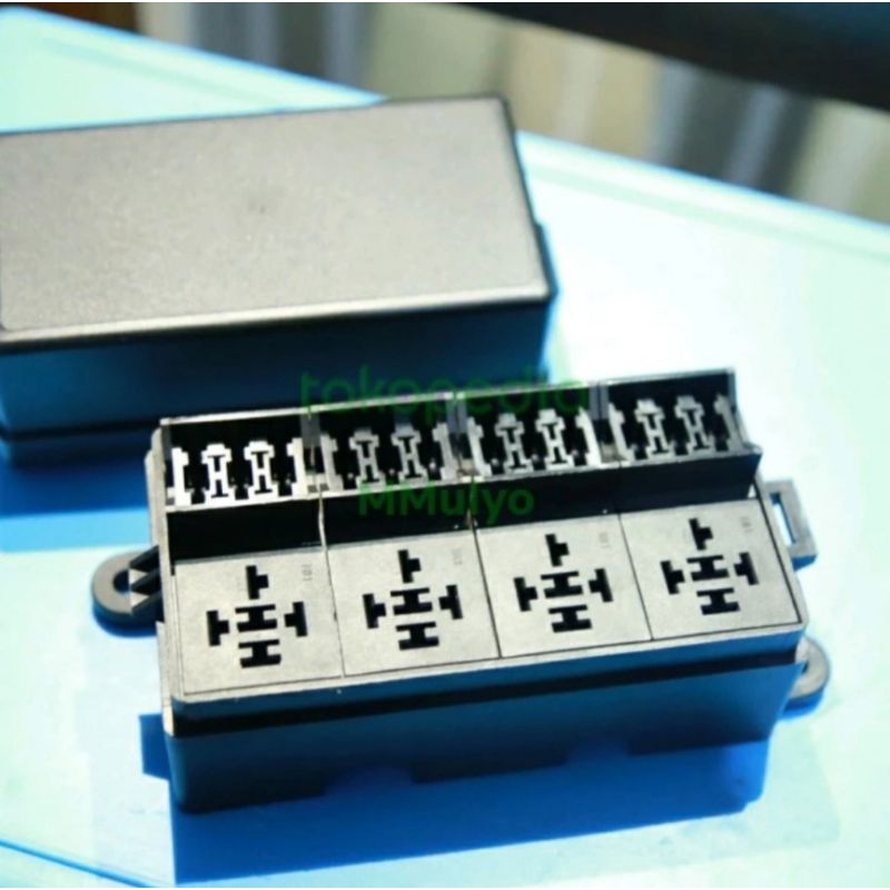 Jual Box Relay universal 4 way relay & 12 sekring | Shopee Indonesia