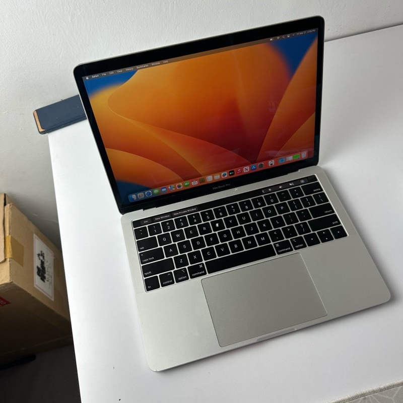 Jual MacBook Pro 2019 Touchbar 8gb 256gb i5 | Shopee Indonesia