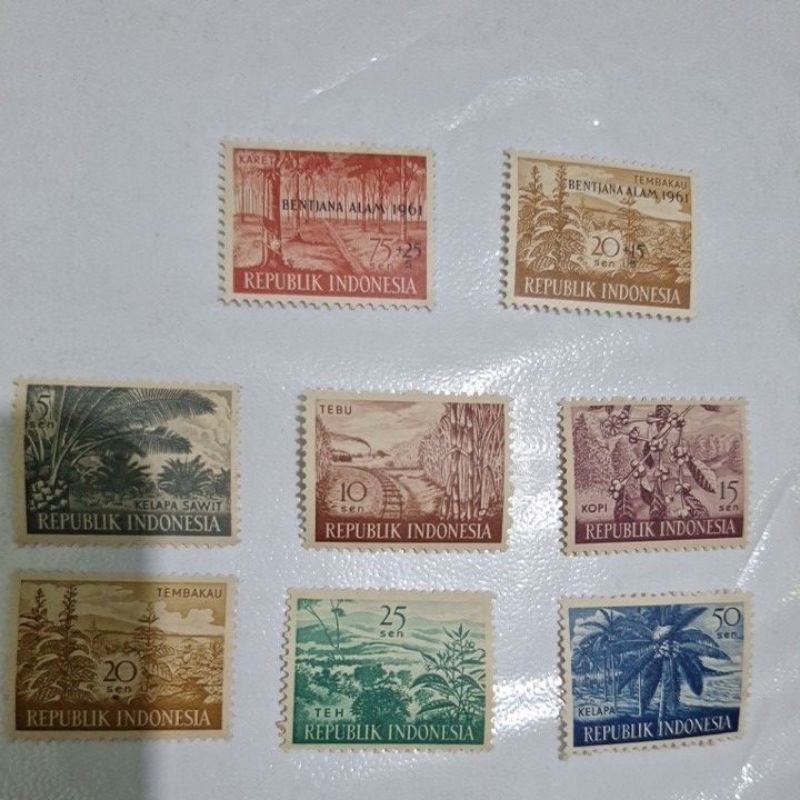 Jual perangko kuno kecil seri hasil perkebunan satu set 8 pc | Shopee ...