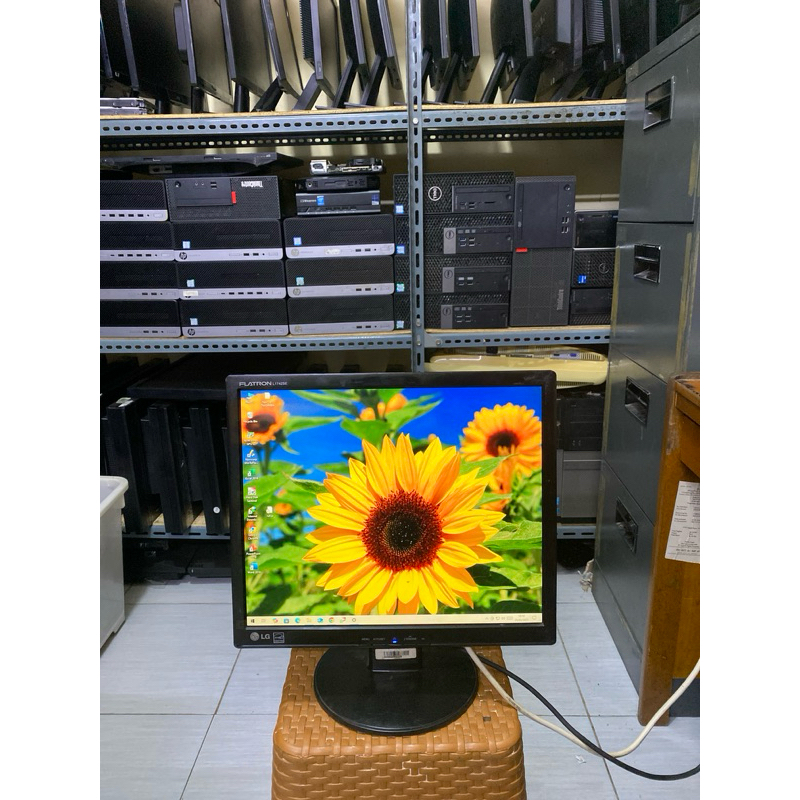 Jual obral monitor hp lenovo benq 17 inch square kotak cocok buat cctv | Shopee Indonesia