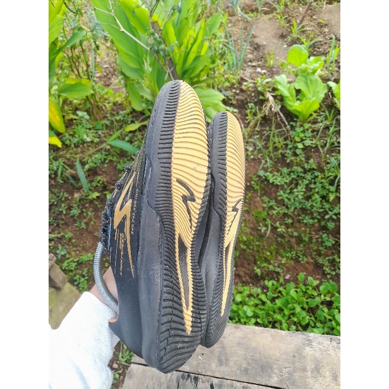 Jual Lightspeed reborn Black gold size 41 | Shopee Indonesia