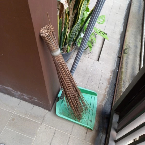 Jual sapu lidi kelapa taman kebun kerajinan tangan dari alam coconut ...
