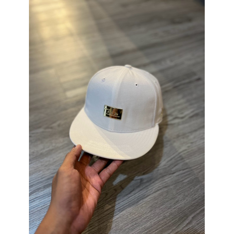 Jual Topi Snapback Trucker new era gold logo | Shopee Indonesia