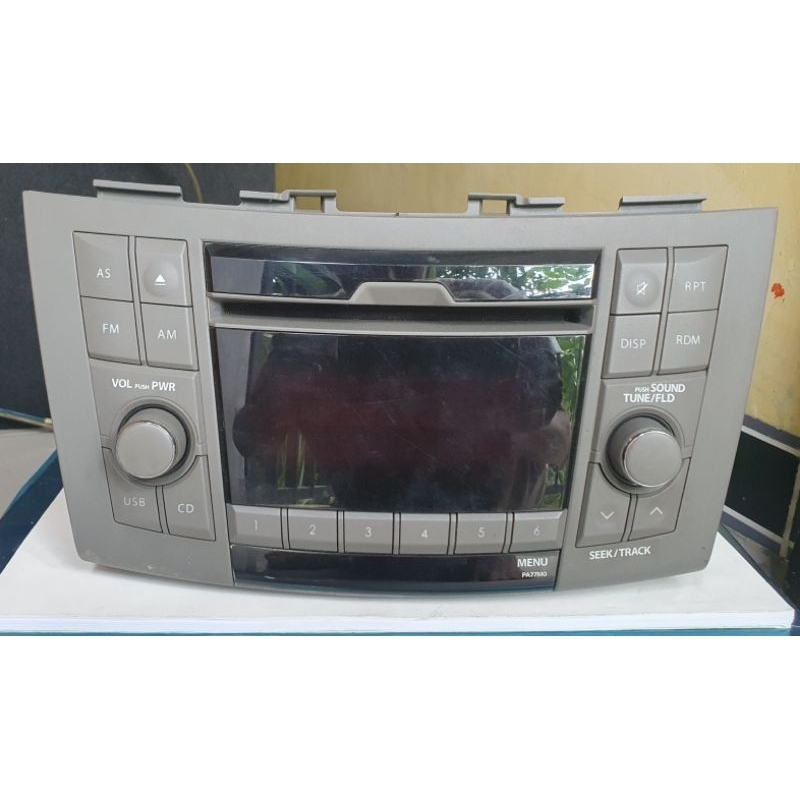 Jual ( BEKAS ORIGINAL) HEAD UNIT RADIO CD COPOTAN ERTIGA GX 2013 ...