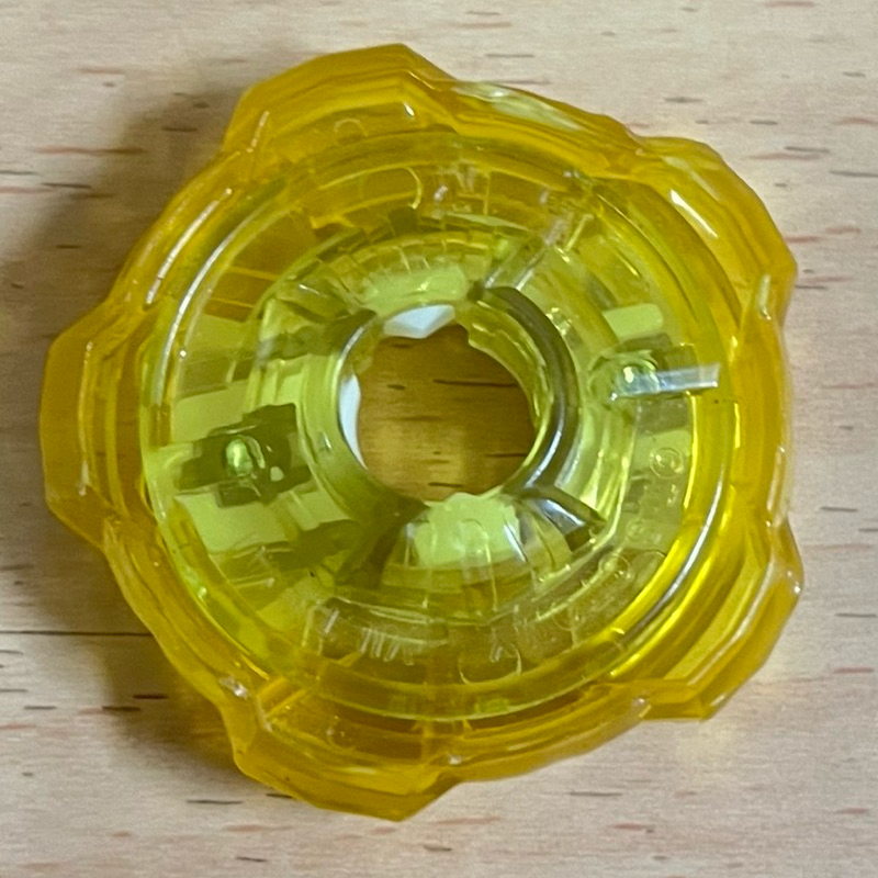 Jual Ratchet 5-70 Yellow Kuning Second Bekas Beyblade X Original Wizard ...