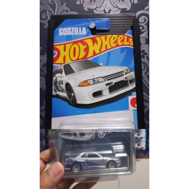 Jual hot wheels R34 + godzilla R32 | Shopee Indonesia