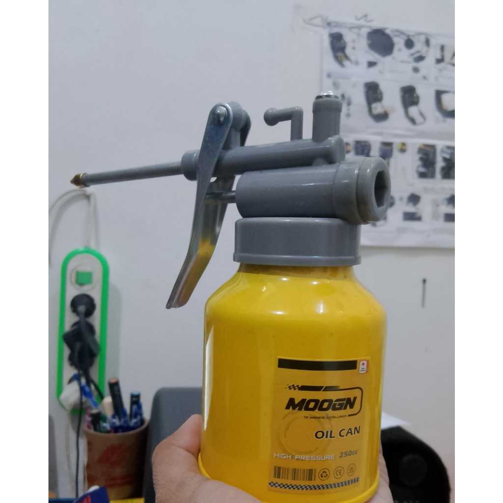 Jual OLI CAN 250 CC VENUS/ BOTOL SEMPROT OLI / KALENG SEMPROT OIL CAN ...