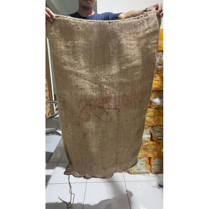 Jual karung goni bekas , ukuran 20kg ( ex cabe kering ) | Shopee Indonesia