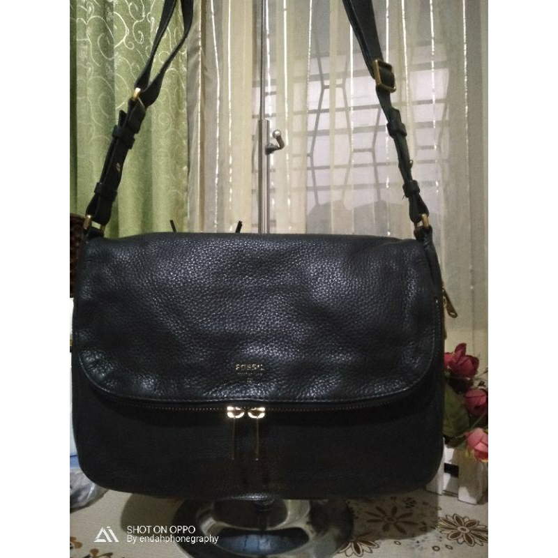 Jual Foss*l preston flap warna hitam lengkap talpan, good cond ...