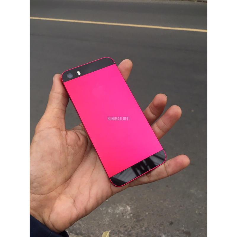 Jual iphone se 2016 256gb magenta in black | Shopee Indonesia
