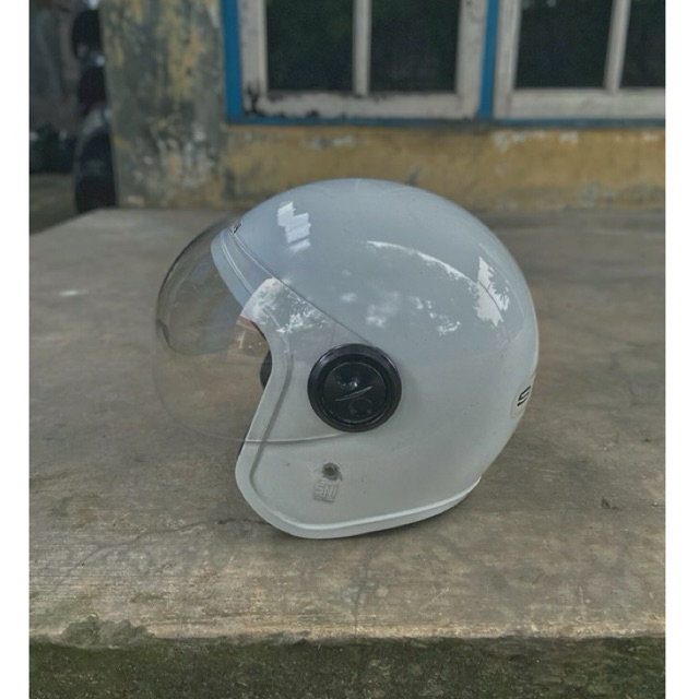 Jual HELM SCOOPY PUTIH ORIGINAL 100% SECOND | Shopee Indonesia