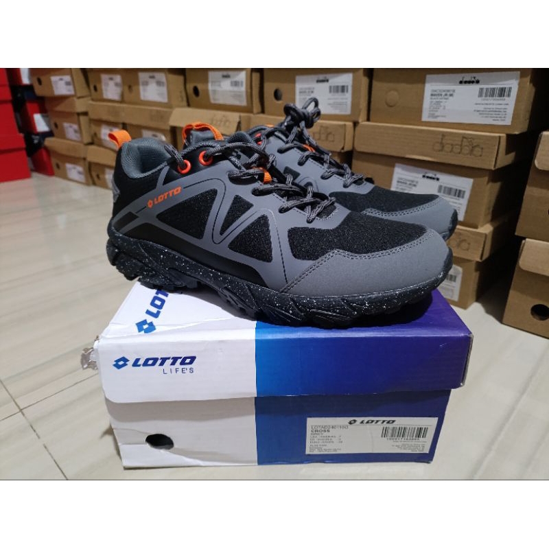 Jual Lotto Cross training Mountaint/ Haiking (trail Run) Grey | Shopee ...