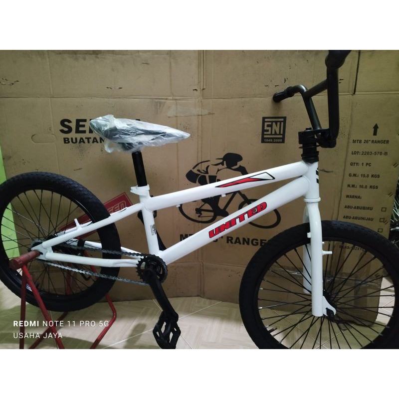 Jual Sepeda BMX 20 United white | Shopee Indonesia