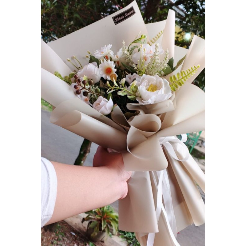 Jual buket bunga artificial/bucket bunga palsu/kado wisuda ulang tahun ...