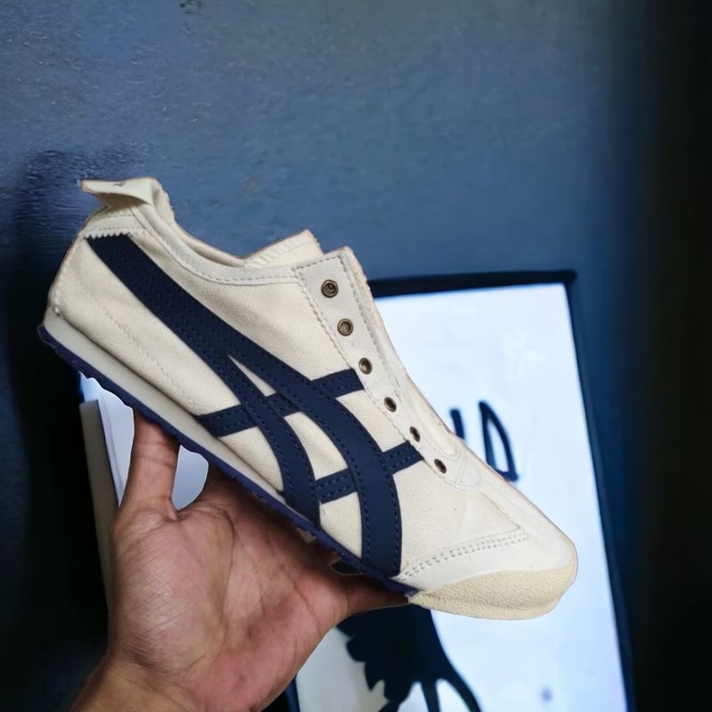 Jual Sepatu Wanita Dan Pria Japan Sepatu Slipon Limited Edition Cream ...