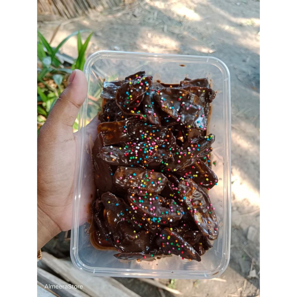 Jual KERIPIK PISANG LUMER BOX 500ML by Almeera Food | Shopee Indonesia