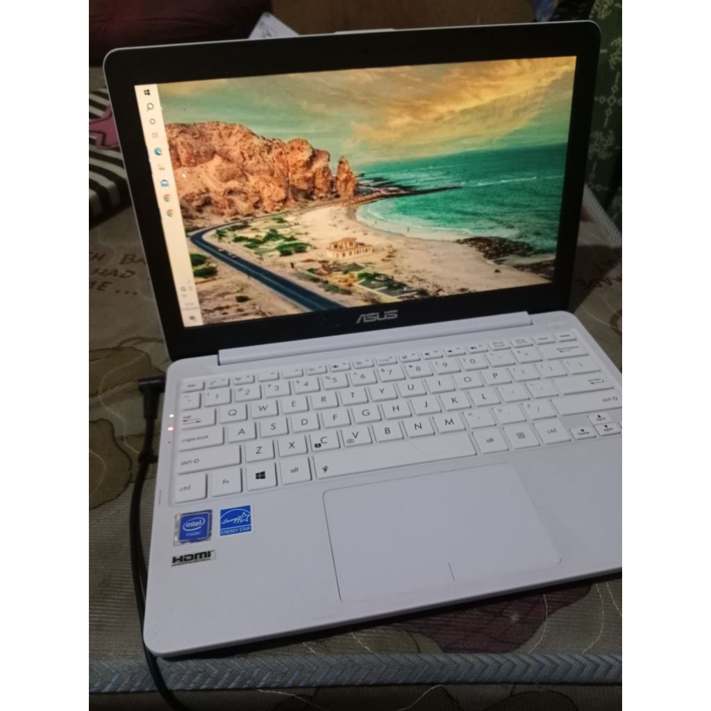 Jual Laptop Asus E203 nah | Shopee Indonesia