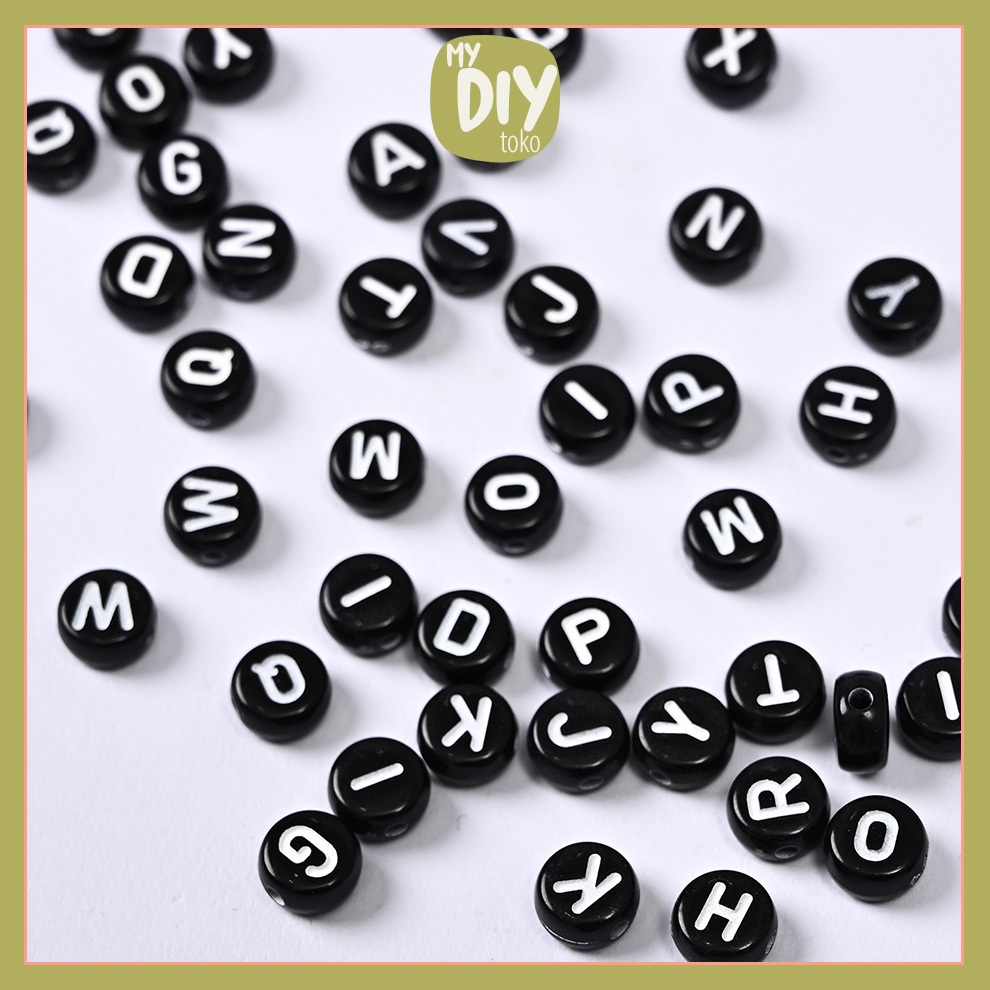 Jual [Pilih Huruf] Manik Huruf Alfabet Bulat Pipih HITAM Tulisan PUTIH ...