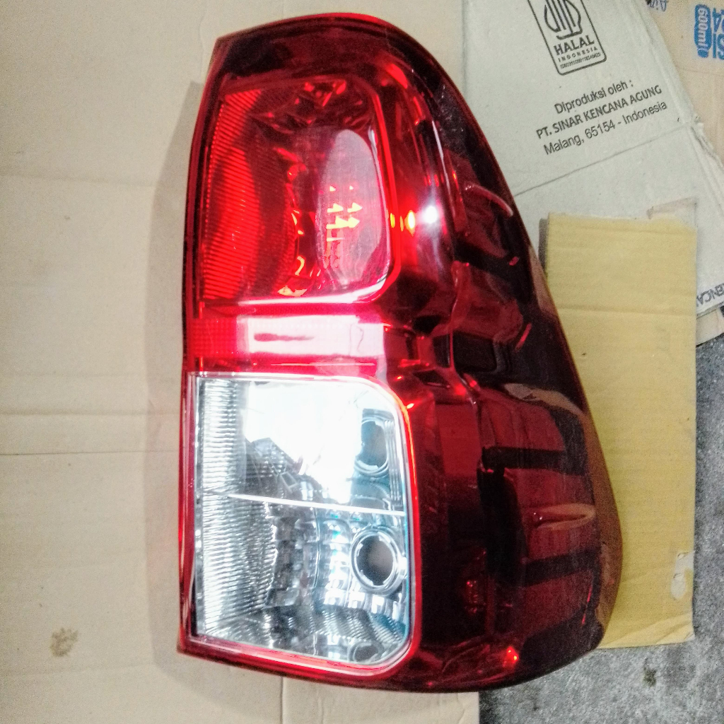 Jual Stoplamp Lampu Belakang Mobil Hilux Revo Type G 2016-2019 Original ...