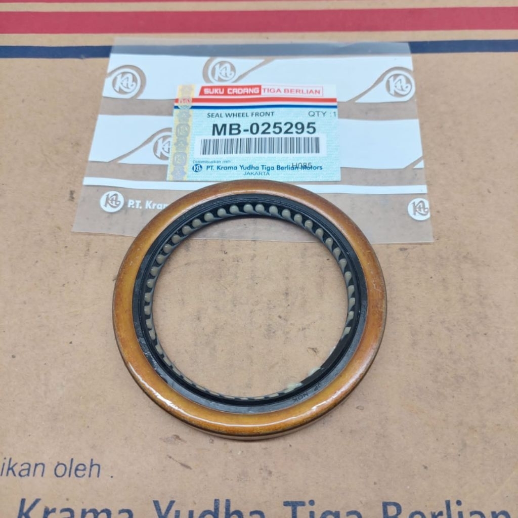 Jual SEAL RODA DEPAN MITSUBISHI PS100 120 125 CANTER MB025295 | Shopee ...