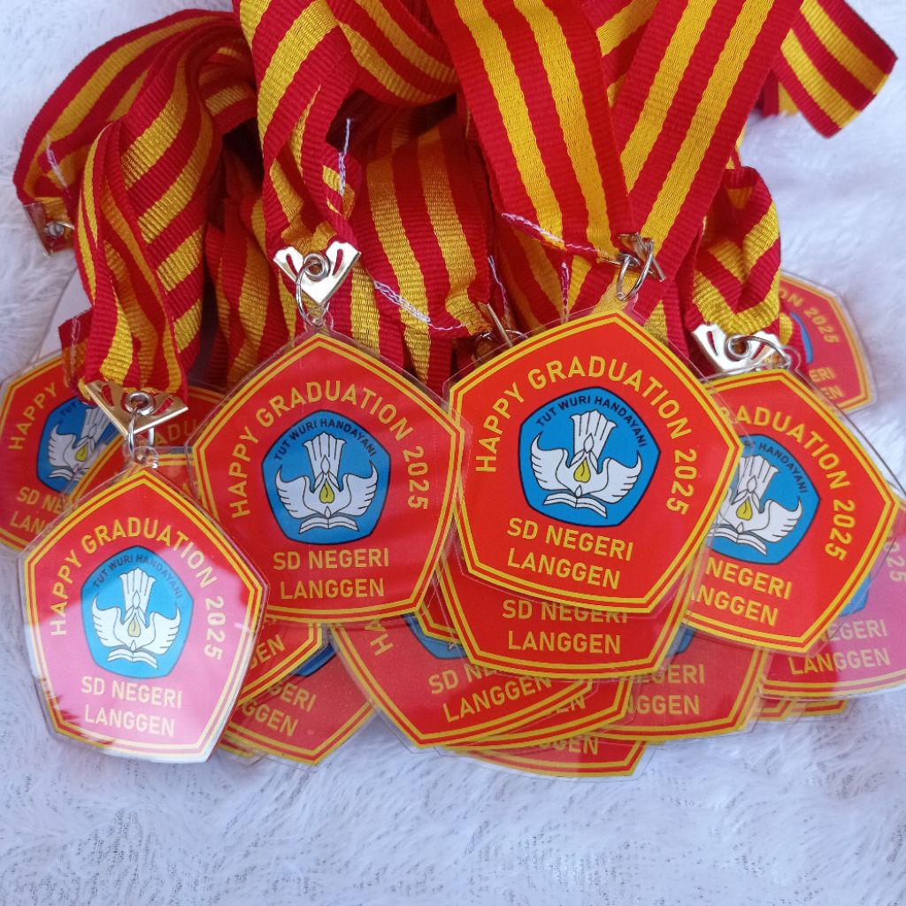 Jual MEDALI WISUDA LAPIS RESIN MEDALI KELULUSAN AKRILIK RESIN | Shopee ...