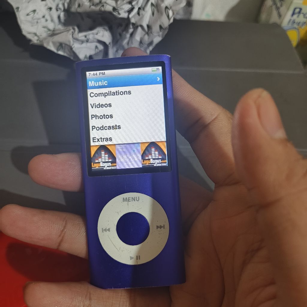 Jual ipod nano gen 4 8 GB normal baterai awet musik banyak | Shopee ...