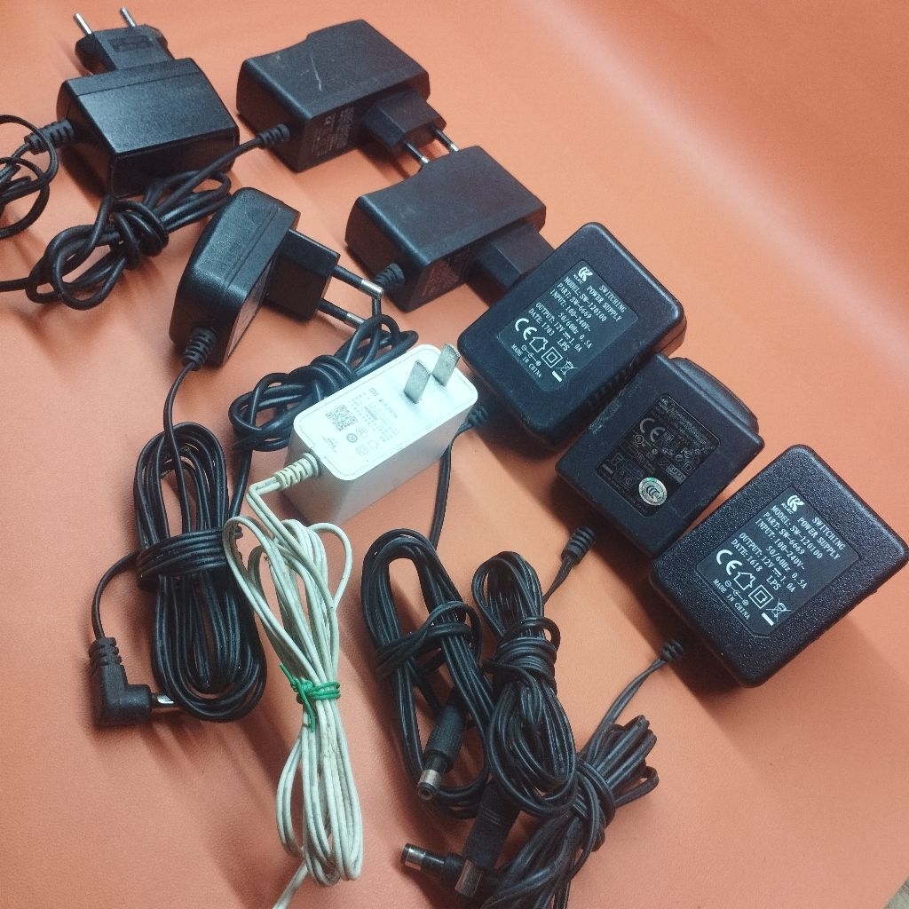 Jual Adaptor 12V Berbagai Merk Tipe Masih Normal Layak Pakai Untuk ...