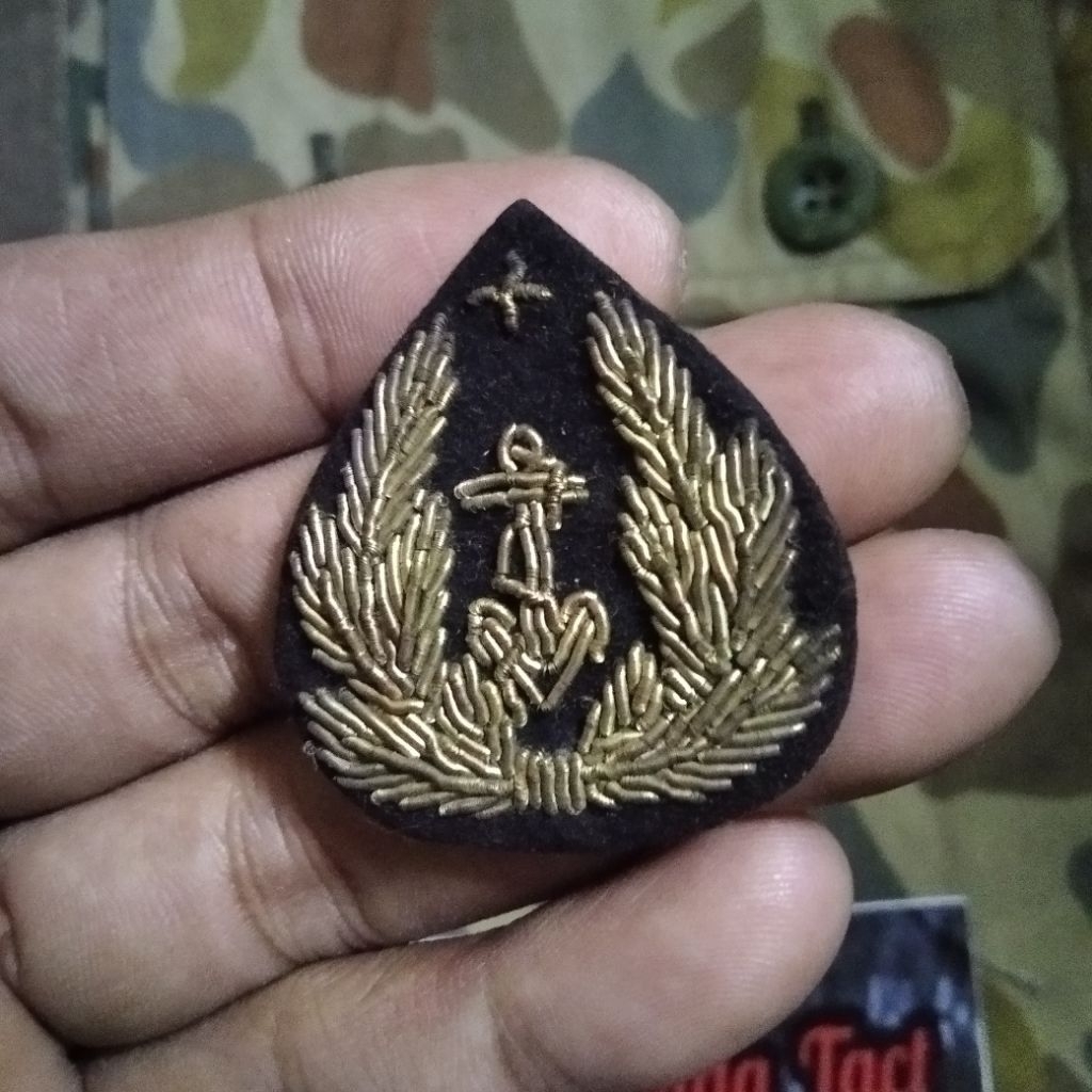 Jual Lambang Topi Tentara Laut Jadul ALRI TNI Angkatan Laut Jadul ...